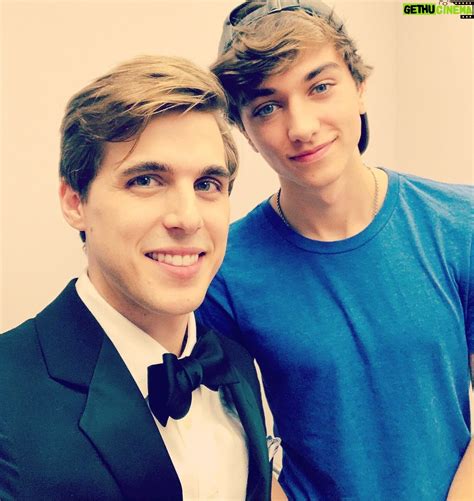 Cody Linley Wiki Biography Age Gallery Spouse And More