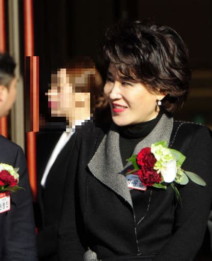 정유경 신세계 회장 남편 정용진 총괄 사장 자녀 나이 학력 프로필 가족관계