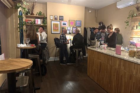 Bar Crawl Squeezing Into Tiny Wine A Pocket Sized Wine Bar With A Big Heart Hot Dinners