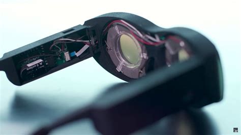 Hi Tech Eyeglasses With Auto Adjusting Water Lenses Core77