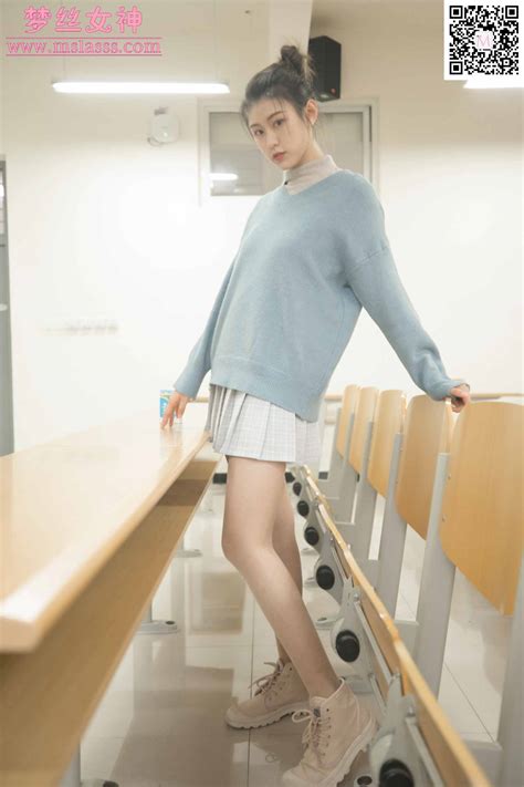 林可儿《学院风女神》 章鱼资源网