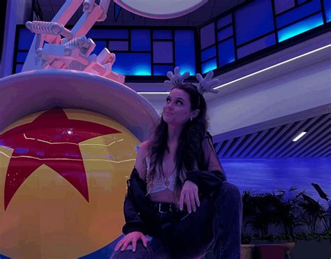 Longtime Disney Influencer Mally Mouse Announces She Wont Renew