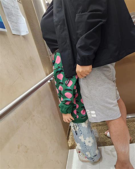 베베시니 💙시니랑 아빠랑 ⠀ 사이좋은 부녀~ 지금처럼 최대한 오래가쟈~ 7살때처럼 17살때도 Facebook