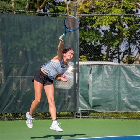 Sofia Vargas Sofia Vargas • Threads Say More