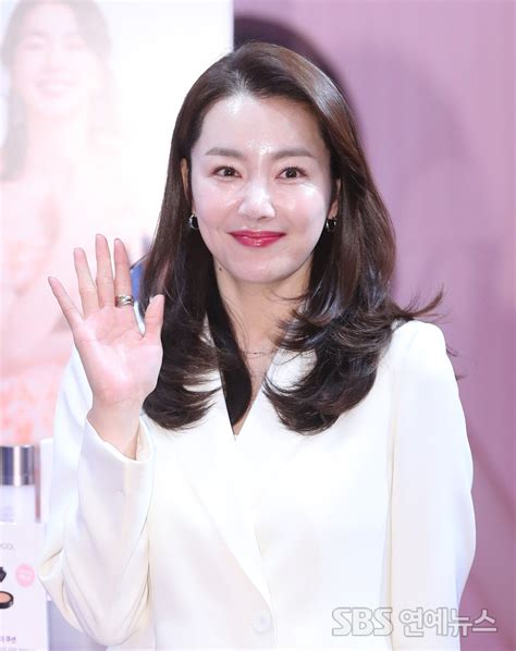 E포토 소이현 화사한 미소에 눈길