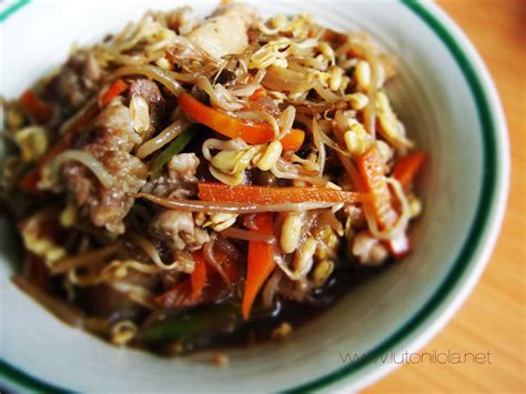 How To Make Filpino Ginisang Togue Sautéed Mung Bean Sprouts Asian