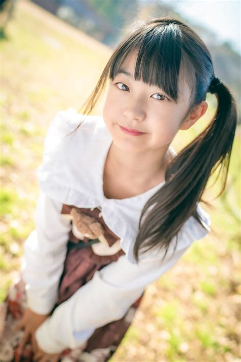 美脚のロリ娘が腰パンチラしてる画像 ロリjcの専科