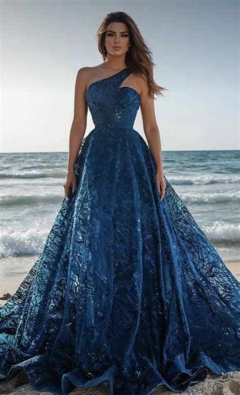 Pin By Nichole Heinrich On Rim Gowns Dresses Gowns Dresses Elegant