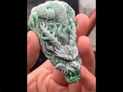 翡翠 各种翡翠龙牌，寓意富贵，助运事业，你喜欢哪一件？ 翡翠 玉 玉雕 翡翠设计 玉石 珠宝 翡翠直播 手镯 原石 翡翠 玉 玉雕