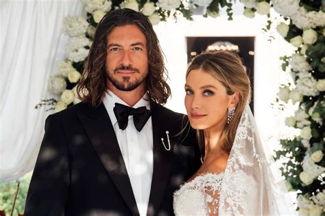 Delta Goodrem Marries Guitarist Matthew Copley In Malta Wedding