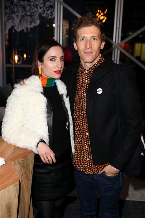 Zoe Lister Jones Husband The Actress Had An Open Relationship With