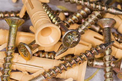 Cross Tersembunyi Tapper Sekrup Dan Jangkar Plastik Yang Sesuai Closeup Foto Stok Unduh Gambar