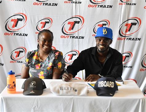 Terrique Riddick Signs With Delaware Blue Hens To Play Football Cape