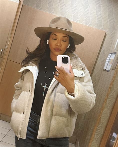 Candice Patton Ive Been Putting This Off For A While Because How Do