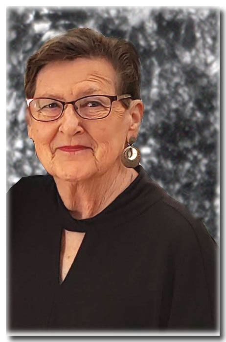 Sandra Dickmans Instagram Twitter And Facebook On Idcrawl