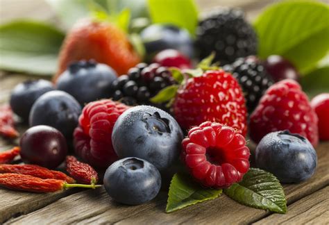 7 Berries That Boost Your Immune System Fast Science Backed