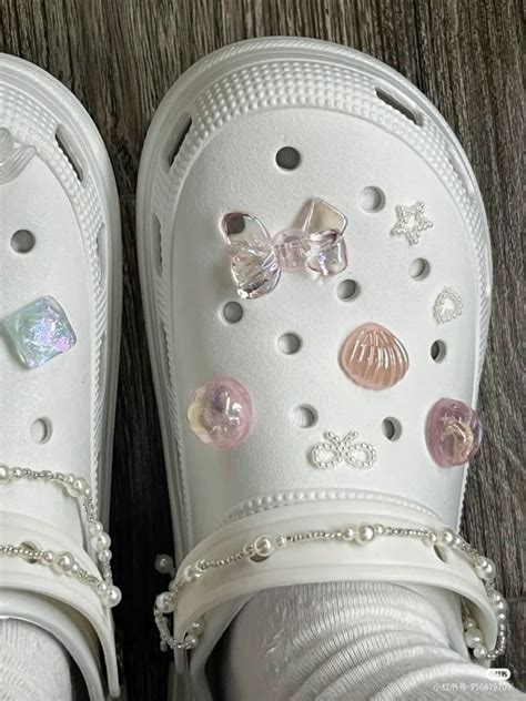 Aesthetic Crocs💗