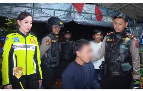 Video Polwan Cantik Briptu Putri Cikita Viral Saat Penertiban Warung