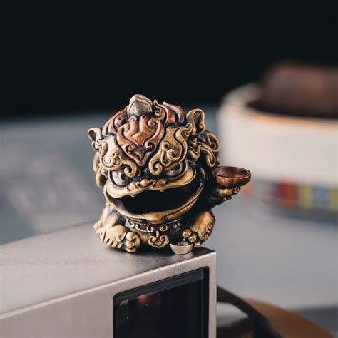 Fortune Bringing Pixiu Ornament Brass Mini Statue Coppertistwu