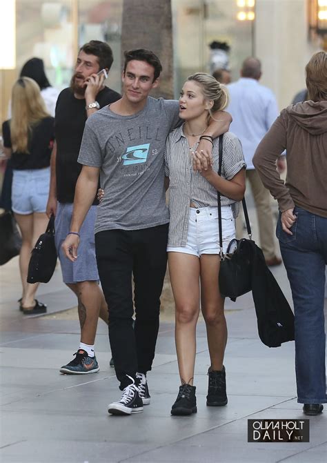 Olivia Holt Husband And Boyfriend List Smrjv