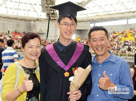 顧立雄：台大校長不了解年輕人 生活 中時