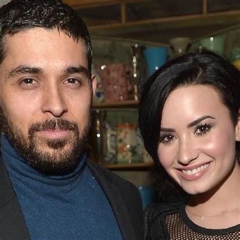 Wilmer Valderrama Y Demi Lovato Full Sized Photo Of Demi Lovato And