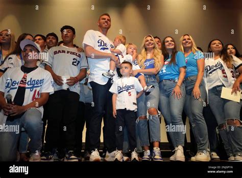 Los Angeles Dodgers First Baseman Freddie Freeman And Wife Chelsea