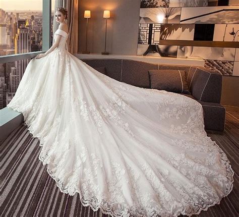 Gorgeous Off The Shoulder Lace Long Train Princess Wedding Dresses