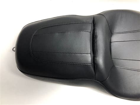 Harley Davidson 2014 Electra Glide Seat Black Leather 52000142 For Sale