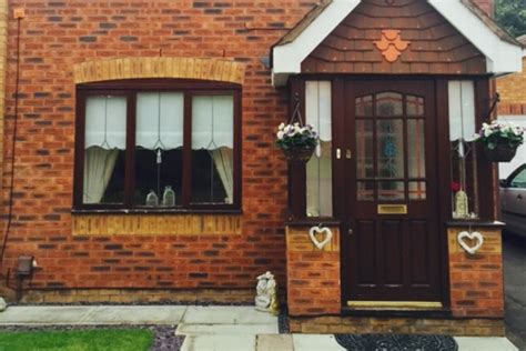 Gallery New Ferry Glass