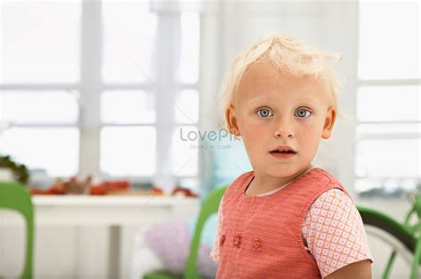 Larawan Ng Isang Bata Larawannumero Ng Larawanformat Ng Larawan 