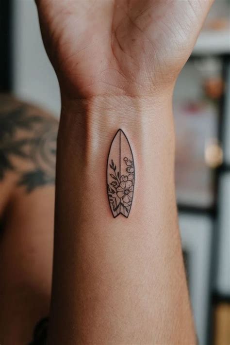 Outline Tattoos Minimalist Designs And Trends For 2025