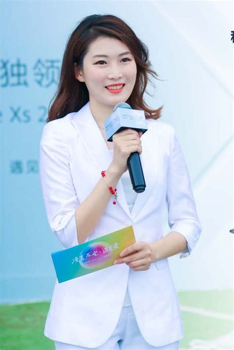 石家庄主持人泽娟 更多优秀主持人关注哈雷星光