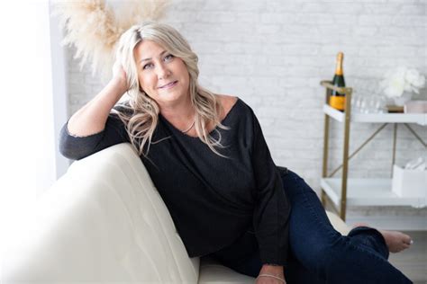 Home Darlene Sells Niagara Falls