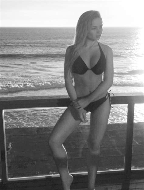 Sexy Natalie Allyn Lind Bikini B And W Pic