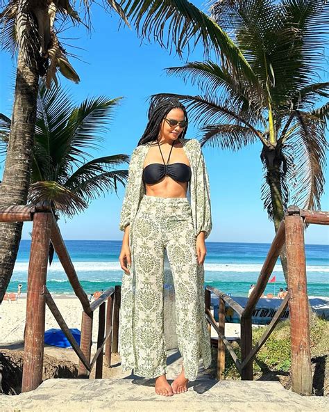 Lucy Ramos Curte Praia No Rio De Janeiro Ao Lado Do Marido Bom Demais