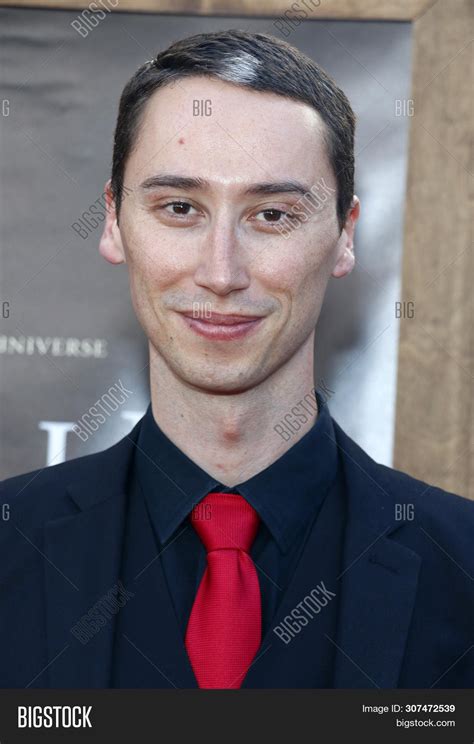 Alexander Ward Los Image And Photo Free Trial Bigstock