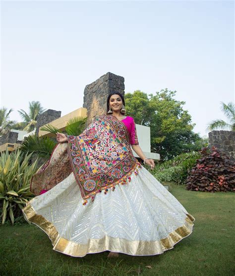 Trending Kutch Embroidery Lehengas For Your Mehndi Wedmegood