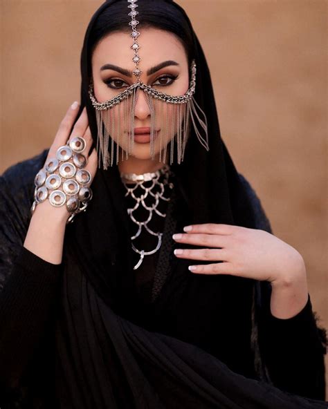 المكياج الشرقي وتسريحات الشعر الأنيقة للنجمات في شهر رمضان 2024 مجلة هي