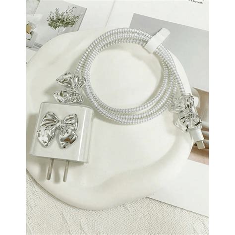 Protector Cable Celular 4 Pzas Blanco Lazo Plateado