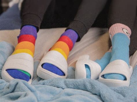 O Outono Chegou E Com Ele O Famoso Chinelo Com Meia Site Rg Moda