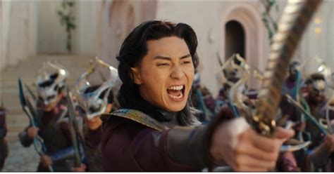 ‘더 마블스 속 박서준 보니푸른 갑옷에 장발 휘날렸다