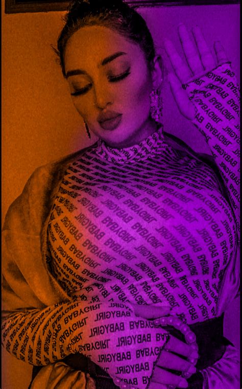 Mathira🔥 Scrolller