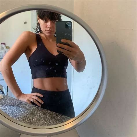 Lily Allen Flashes Gym Honed Abs On Instagram After Fitness Drive And