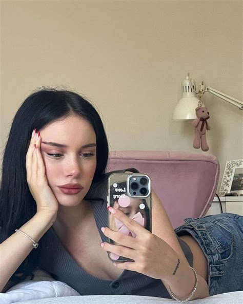 Merisa Adlı Kullanıcının Women Panosundaki Pin Editoryal