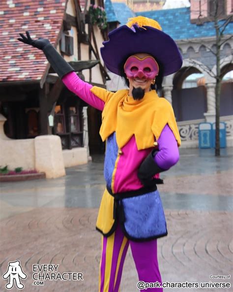 Dlp Clopin In Castle Courtyard On