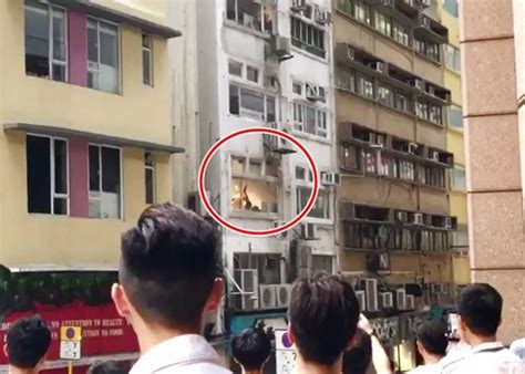 【衝撃】アパートでsexしてるカップルを見ようと100人以上が集まった結果 ポッカキットポッカキット