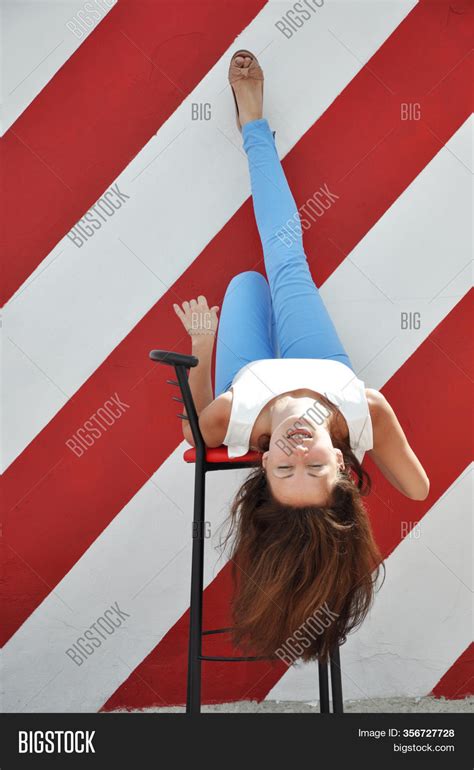 Sexy Sitting Poses On Chair
