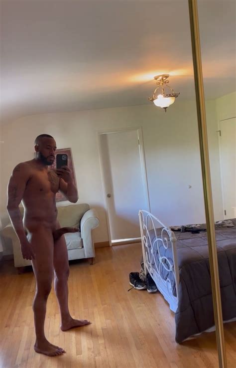 Str8 Porn Model Shows His Tall And Muscular Physique En
