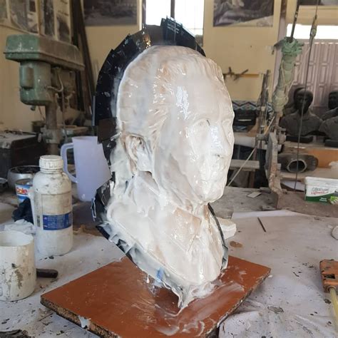 سردیس دکتر شفیع شکرائی Honartandis پاسارگاد هنر تندیس